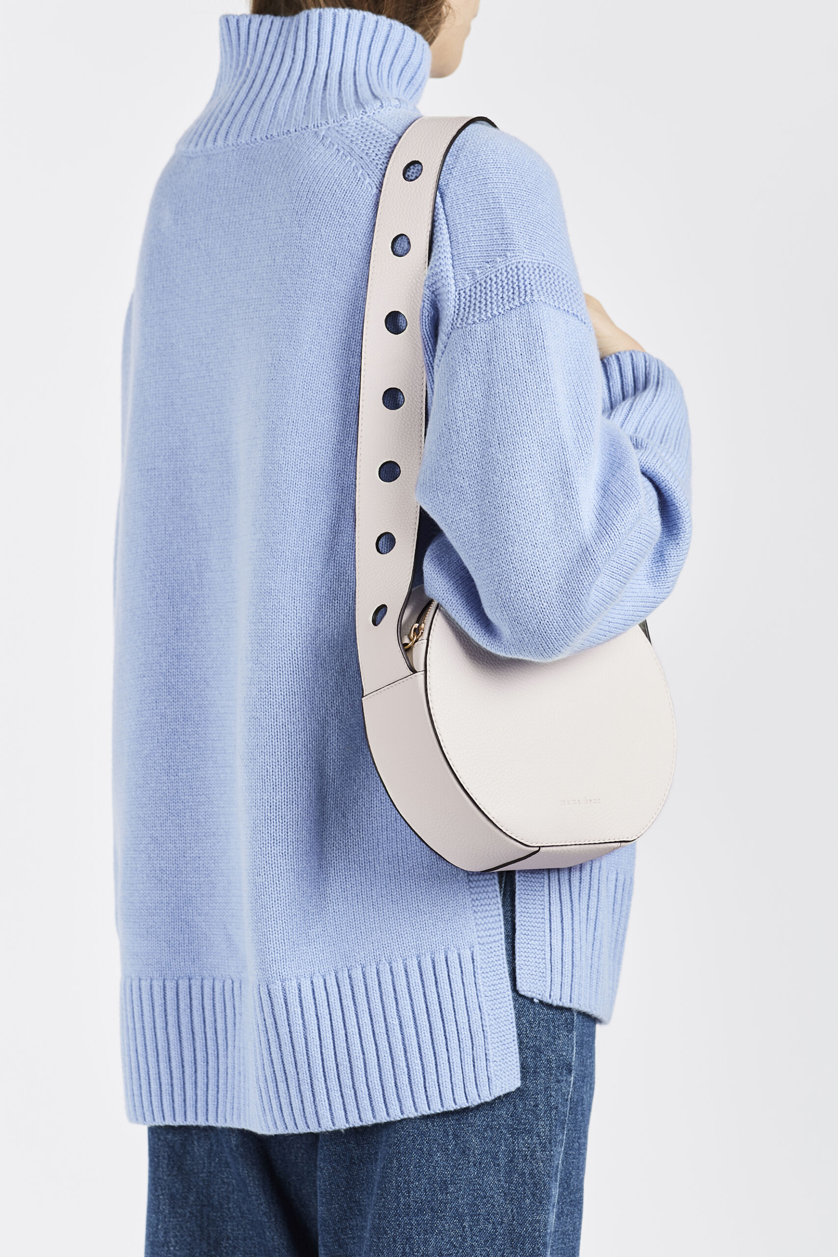 Mama Benz | Carrie Disco